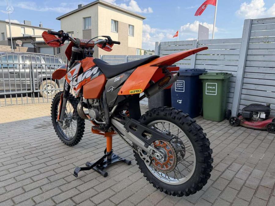 KTM EXC 2006 in Vilnius, with an engine capacity of 0.25 L and mileage of 9 thousand km for 2850 €, photo 4 on AUTOMOTO.COM.LV