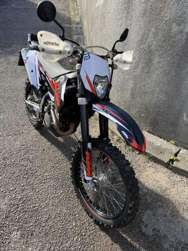 KTM EXC 2009 Viļņa, ar dzinēja tilpumu 0.25 L un nobraukumu 14 tūkst. km par 4000 €, foto 6 vietnē AUTOMOTO.COM.LV