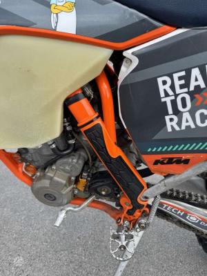 KTM EXC 2014 Viļņa, ar dzinēja tilpumu 0.35 L un nobraukumu 5 tūkst. km par 4500 €, foto 6 vietnē AUTOMOTO.COM.LV