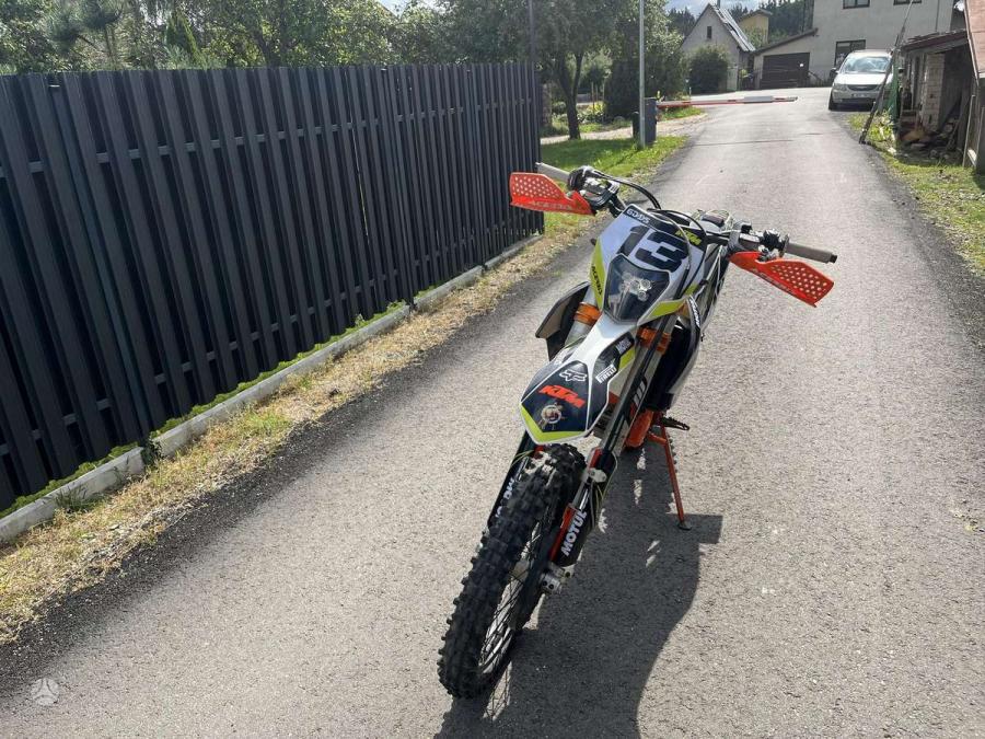 KTM EXC 2015 Viļņa, ar dzinēja tilpumu 0.35 L un nobraukumu 17 tūkst. km par 5150 €, foto 4 vietnē AUTOMOTO.COM.LV
