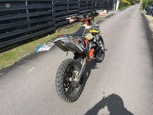 KTM EXC 2015 Viļņa, ar dzinēja tilpumu 0.35 L un nobraukumu 17 tūkst. km par 5150 €, foto 6 vietnē AUTOMOTO.COM.LV