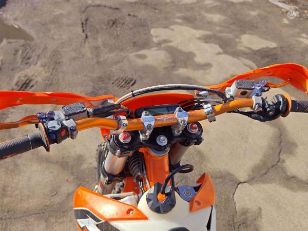 KTM EXC 2016 Viļņa, ar dzinēja tilpumu 0.45 L un nobraukumu 6 tūkst. km par 5250 €, foto 5 vietnē AUTOMOTO.COM.LV