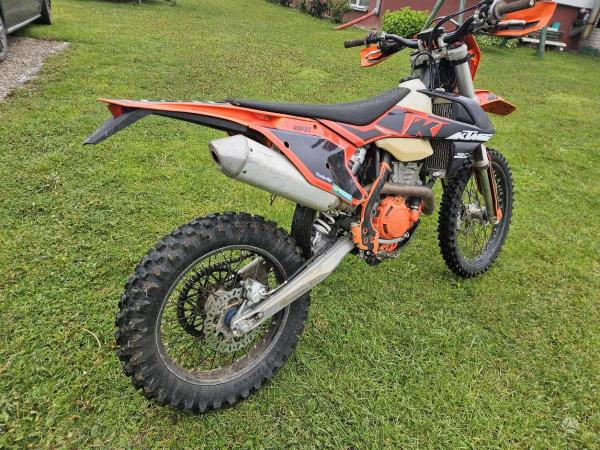 KTM EXC 2017 Viļņa, ar dzinēja tilpumu 0.35 L un nobraukumu 5 tūkst. km par 4700 €, foto 5 vietnē AUTOMOTO.COM.LV