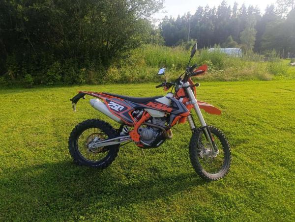 KTM EXC 2018 Šauļi, ar dzinēja tilpumu 0.25 L un nobraukumu 6 tūkst. km par 5600 €, foto 1 vietnē AUTOMOTO.COM.LV