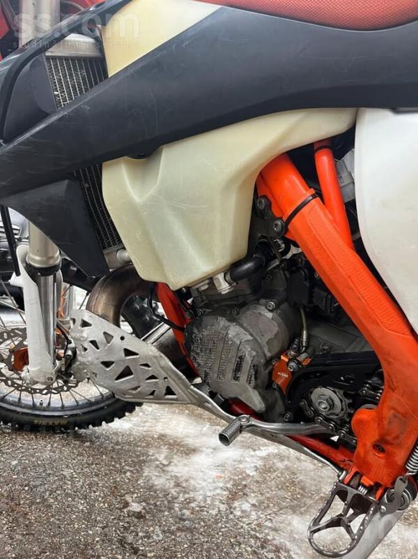 KTM EXC 2019 Rīga, ar dzinēja tilpumu 0.30 L un nobraukumu 0 tūkst. km par 4550 €, foto 5 vietnē AUTOMOTO.COM.LV