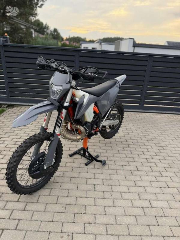 KTM EXC 2023 in Vilnius on AUTOMOTO.COM.LV KTM EXC 2023 in Vilnius, with an engine capacity of 0.30 L and mileage of 0 thousand km for 7900 €, photo 5 on AUTOMOTO.COM.LV