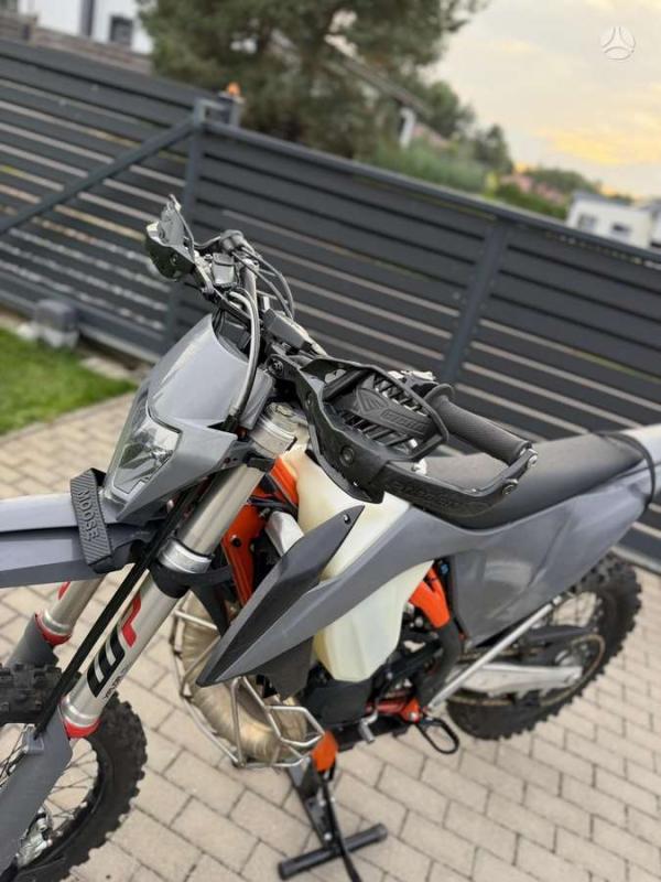 KTM EXC 2023 in Vilnius on AUTOMOTO.COM.LV KTM EXC 2023 in Vilnius, with an engine capacity of 0.30 L and mileage of 0 thousand km for 7900 €, photo 7 on AUTOMOTO.COM.LV