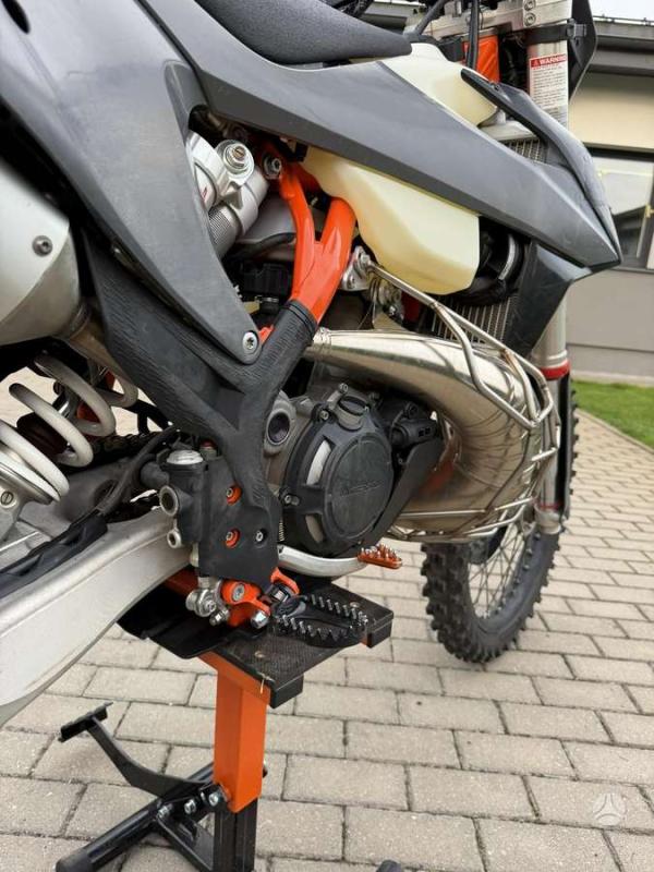 KTM EXC 2023 in Vilnius on AUTOMOTO.COM.LV KTM EXC 2023 in Vilnius, with an engine capacity of 0.30 L and mileage of 0 thousand km for 7900 €, photo 8 on AUTOMOTO.COM.LV