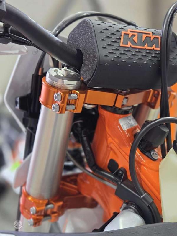 KTM EXC 2025 Viļņa, ar dzinēja tilpumu 0.30 L un nobraukumu 0 tūkst. km par 12340 €, foto 8 vietnē AUTOMOTO.COM.LV