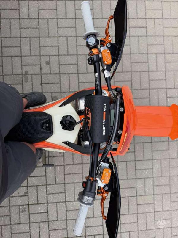 KTM EXC 2025 in Kaunas, with an engine capacity of 0.35 L and mileage of 0 thousand km for 8600 €, photo 9 on AUTOMOTO.COM.LV