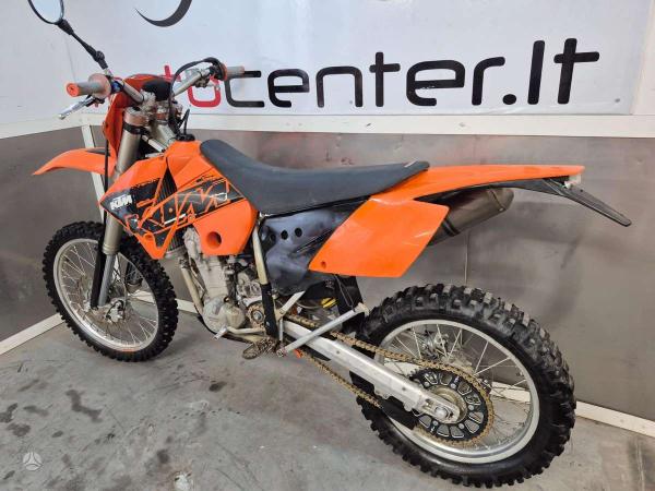 Orange KTM EXC 2004 in Kaunas, with an engine capacity of 0.45 L and mileage of 1000 thousand km for 2400 €, photo 3 on AUTOMOTO.COM.LV