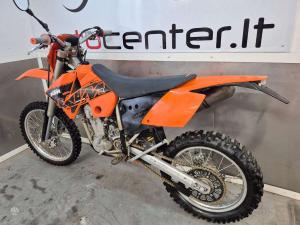 Oranžs KTM EXC 2004 Kauņa, ar dzinēja tilpumu 0.45 L un nobraukumu 1000 tūkst. km par 2400 €, foto 4 vietnē AUTOMOTO.COM.LV