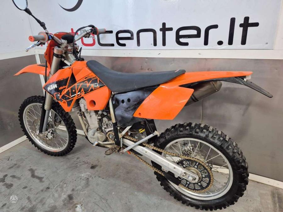 Oranžs KTM EXC 2004 Kauņa, ar dzinēja tilpumu 0.45 L un nobraukumu 1000 tūkst. km par 2400 €, foto 4 vietnē AUTOMOTO.COM.LV