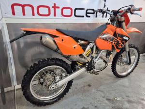 Oranžs KTM EXC 2004 Kauņa, ar dzinēja tilpumu 0.45 L un nobraukumu 1000 tūkst. km par 2400 €, foto 5 vietnē AUTOMOTO.COM.LV