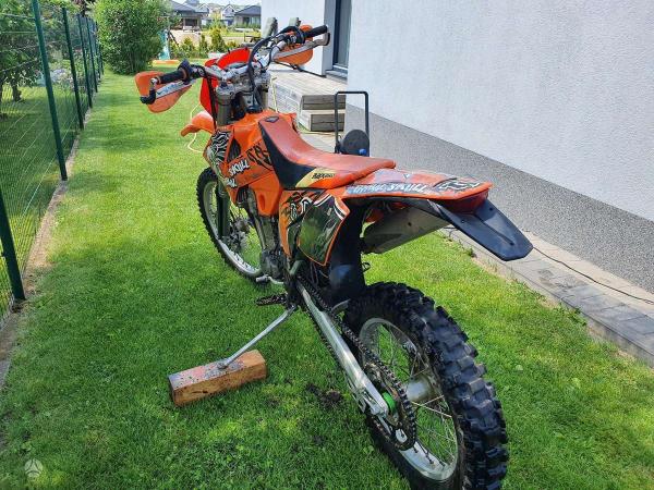 Oranžs KTM EXC 2005 Viļņa, ar dzinēja tilpumu 0.45 L un nobraukumu 4 tūkst. km par 3400 €, foto 1 vietnē AUTOMOTO.COM.LV