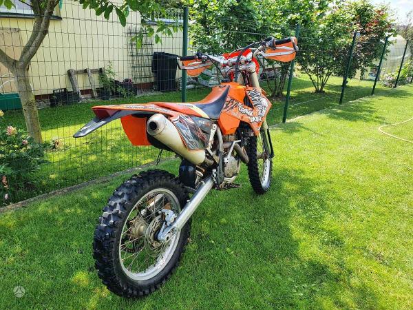 Oranžs KTM EXC 2005 Viļņa, ar dzinēja tilpumu 0.45 L un nobraukumu 4 tūkst. km par 3400 €, foto 2 vietnē AUTOMOTO.COM.LV