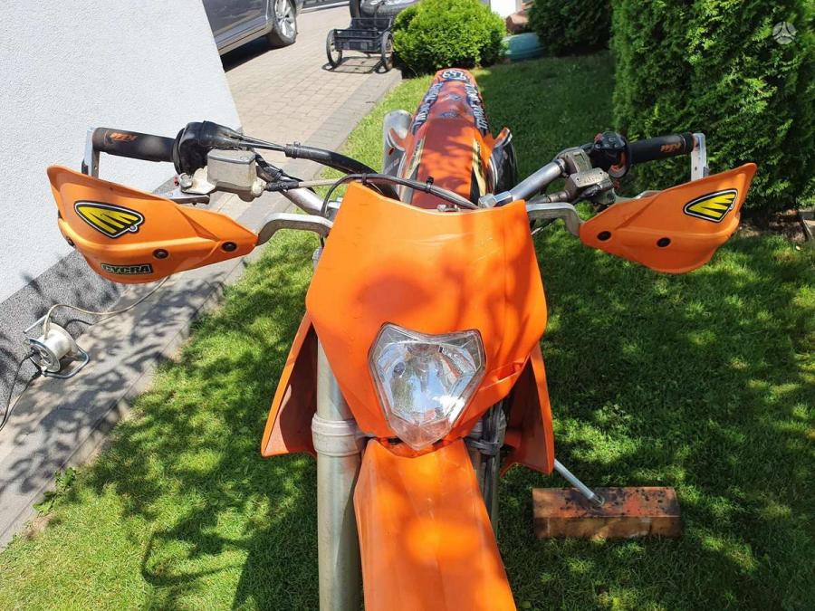 Orange KTM EXC 2005 in Vilnius, with an engine capacity of 0.45 L and mileage of 4 thousand km for 3400 €, photo 4 on AUTOMOTO.COM.LV