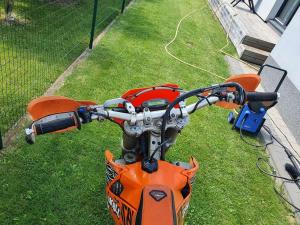 Orange KTM EXC 2005 in Vilnius, with an engine capacity of 0.45 L and mileage of 4 thousand km for 3400 €, photo 16 on AUTOMOTO.COM.LV