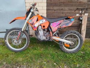 Orange KTM EXC 2005 in Taurage, with an engine capacity of 0.45 L and mileage of 0 thousand km for 1400 €, photo 4 on AUTOMOTO.COM.LV