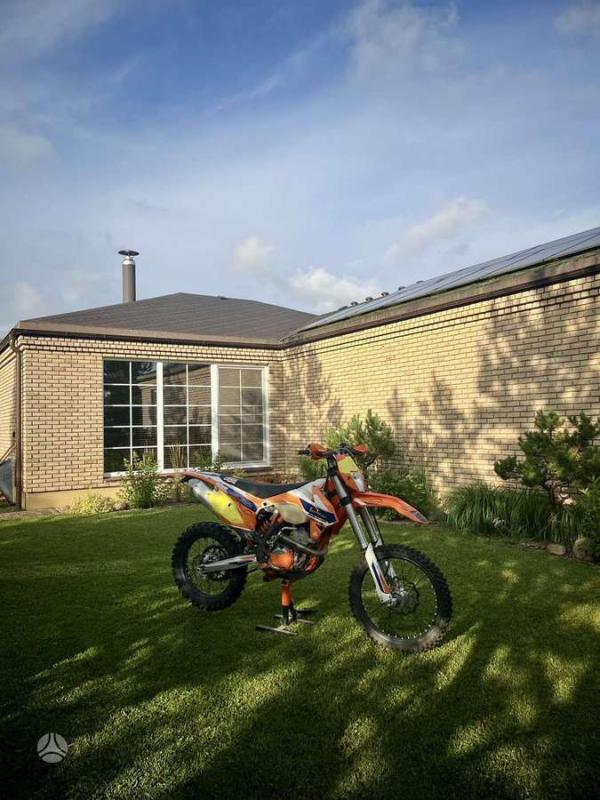 Orange KTM EXC 2015 in Vilnius, with an engine capacity of 0.35 L and mileage of 1 thousand km for 4099 €, photo 1 on AUTOMOTO.COM.LV