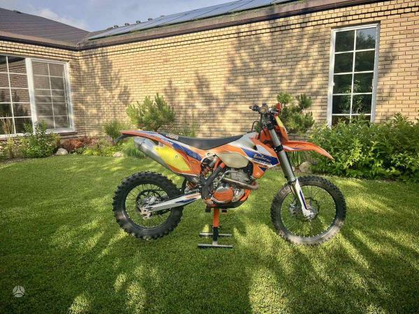 Orange KTM EXC 2015 in Vilnius, with an engine capacity of 0.35 L and mileage of 1 thousand km for 4099 €, photo 2 on AUTOMOTO.COM.LV