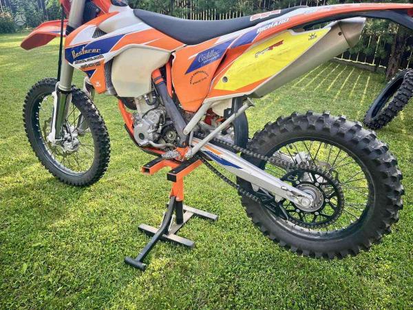 Orange KTM EXC 2015 in Vilnius, with an engine capacity of 0.35 L and mileage of 1 thousand km for 4099 €, photo 6 on AUTOMOTO.COM.LV