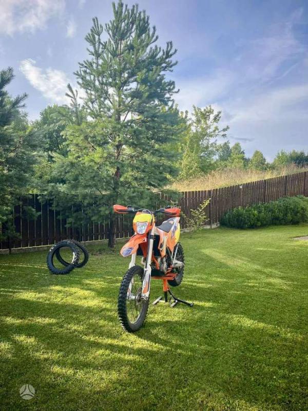 Orange KTM EXC 2015 in Vilnius, with an engine capacity of 0.35 L and mileage of 1 thousand km for 4099 €, photo 7 on AUTOMOTO.COM.LV
