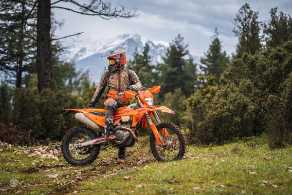 Oranžs KTM EXC 2025 Viļņa, ar dzinēja tilpumu 0.35 L un nobraukumu 0 tūkst. km par 12390 €, foto 5 vietnē AUTOMOTO.COM.LV
