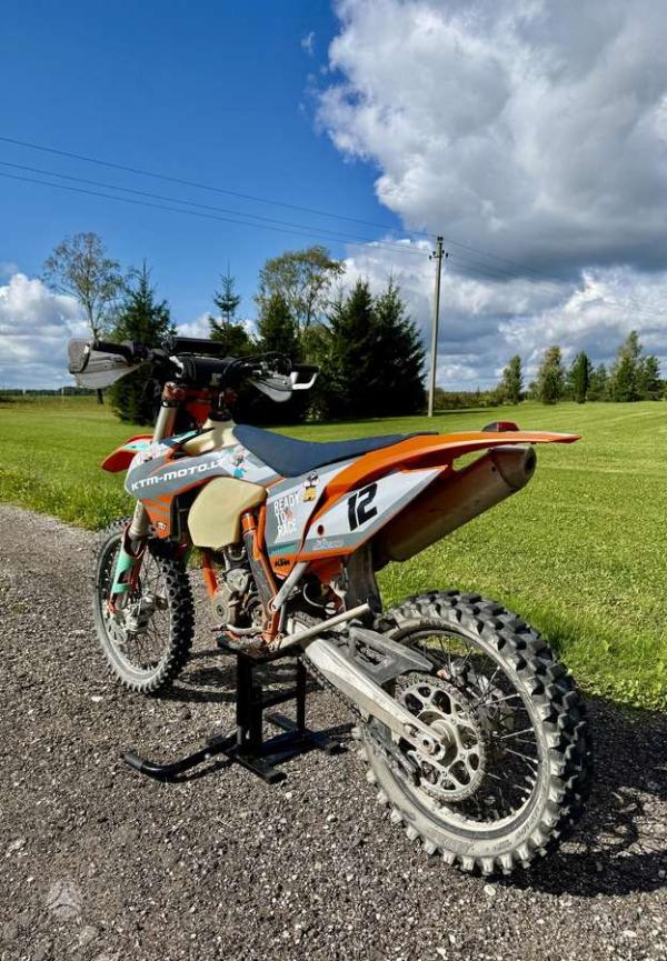 Yellow KTM EXC 2016 in Moletai, with an engine capacity of 0.35 L and mileage of 18 thousand km for 3999 €, photo 5 on AUTOMOTO.COM.LV
