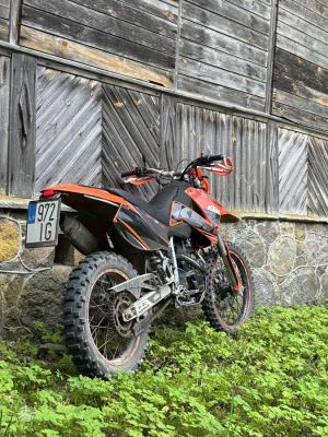 Orange KTM LC 2002 in Ignalina, with an engine capacity of 0.63 L and mileage of 70 thousand km for 2300 €, photo 5 on AUTOMOTO.COM.LV