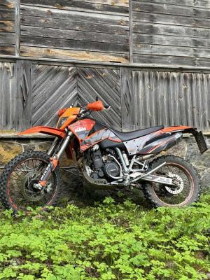 Orange KTM LC 2002 in Ignalina, with an engine capacity of 0.63 L and mileage of 70 thousand km for 2300 €, photo 7 on AUTOMOTO.COM.LV