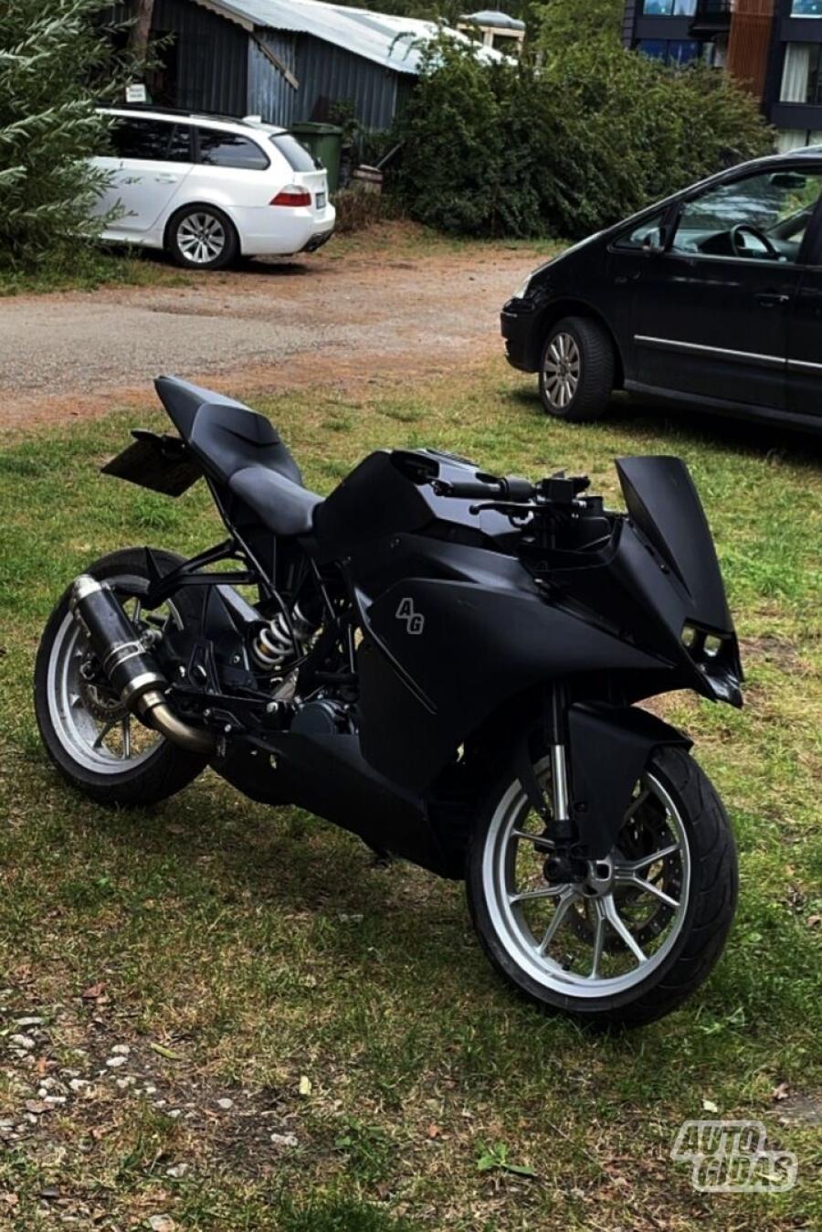 Melns KTM RC 2015 Viļņa, ar dzinēja tilpumu 0.13 L un nobraukumu 33 tūkst. km par 1900 €, foto 1 vietnē AUTOMOTO.COM.LV