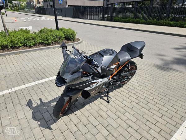 Черный КТМ RC 2015 в Вильнюс, объемом двигателя 0.13 л и пробегом 39 тыс. км за 2200 €, фото 6 на AUTOMOTO.COM.LV