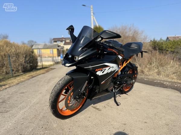 Black KTM RC 2016 in Prienai, with an engine capacity of 0.13 L and mileage of 20 thousand km for 2050 €, photo 2 on AUTOMOTO.COM.LV