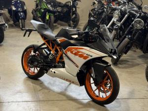 Black KTM RC 2016 in Siauliai, with an engine capacity of 0.13 L and mileage of 22 thousand km for 1990 €, photo  on AUTOMOTO.COM.LV