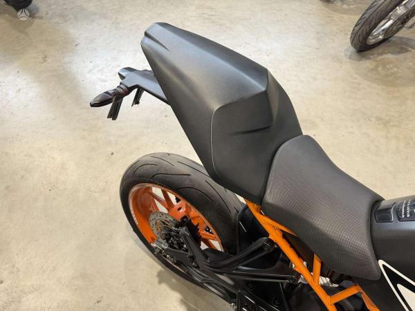 Black KTM RC 2016 in Siauliai, with an engine capacity of 0.13 L and mileage of 22 thousand km for 1990 €, photo 9 on AUTOMOTO.COM.LV