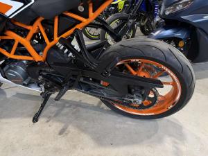 Black KTM RC 2016 in Siauliai, with an engine capacity of 0.13 L and mileage of 22 thousand km for 1990 €, photo 14 on AUTOMOTO.COM.LV