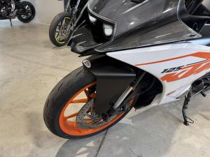 Black KTM RC 2016 in Siauliai, with an engine capacity of 0.13 L and mileage of 22 thousand km for 1990 €, photo 20 on AUTOMOTO.COM.LV