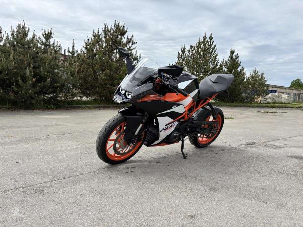 Black KTM RC 2020 in Akmene, with an engine capacity of 0.39 L and mileage of 24 thousand km for 2800 €, photo 4 on AUTOMOTO.COM.LV