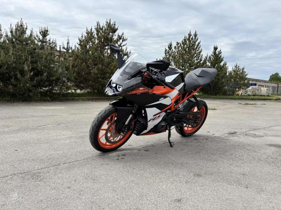 Melns KTM RC 2020 Akmenė, ar dzinēja tilpumu 0.39 L un nobraukumu 24 tūkst. km par 2800 €, foto 5 vietnē AUTOMOTO.COM.LV