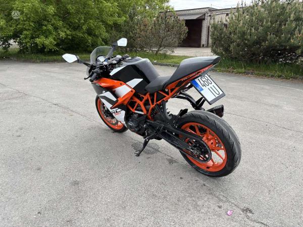 Black KTM RC 2020 in Akmene, with an engine capacity of 0.39 L and mileage of 24 thousand km for 2800 €, photo 8 on AUTOMOTO.COM.LV