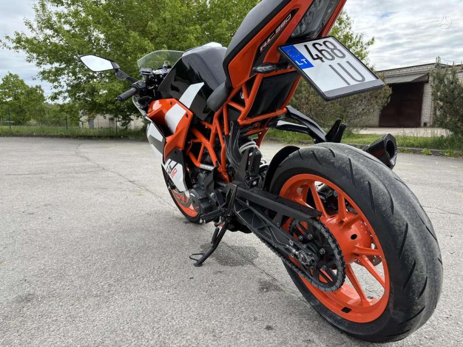 Melns KTM RC 2020 Akmenė, ar dzinēja tilpumu 0.39 L un nobraukumu 24 tūkst. km par 2800 €, foto 11 vietnē AUTOMOTO.COM.LV