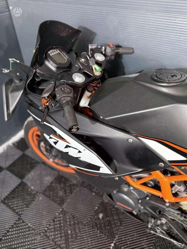 KTM RC 2015 in Taurage, with an engine capacity of 0.13 L and mileage of 25 thousand km for 1350 €, photo 2 on AUTOMOTO.COM.LV