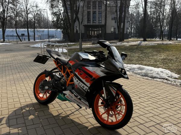 KTM RC 2015 Kauņa, ar dzinēja tilpumu 0.13 L un nobraukumu 31 tūkst. km par 1870 €, foto 1 vietnē AUTOMOTO.COM.LV