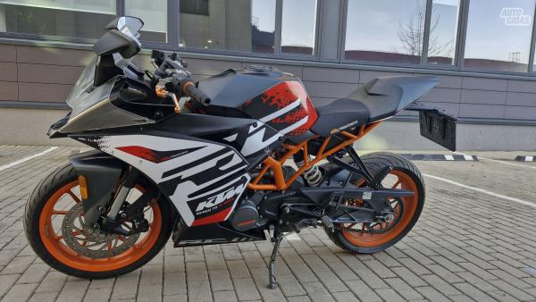 KTM RC 2015 Kauņa, ar dzinēja tilpumu 0.13 L un nobraukumu 28 tūkst. km par 2050 €, foto 8 vietnē AUTOMOTO.COM.LV