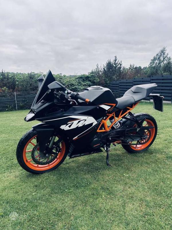 KTM RC 2015 in Kretinga, with an engine capacity of 0.13 L and mileage of 25 thousand km for 2350 €, photo 3 on AUTOMOTO.COM.LV