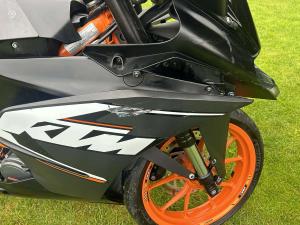 KTM RC 2015 Kretinga, ar dzinēja tilpumu 0.13 L un nobraukumu 25 tūkst. km par 2350 €, foto 8 vietnē AUTOMOTO.COM.LV