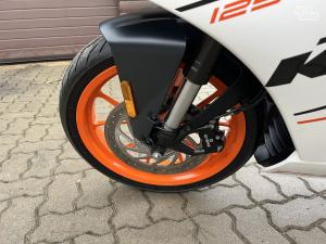 KTM RC 2016 Prienai, ar dzinēja tilpumu 0.13 L un nobraukumu 23 tūkst. km par 2050 €, foto 14 vietnē AUTOMOTO.COM.LV