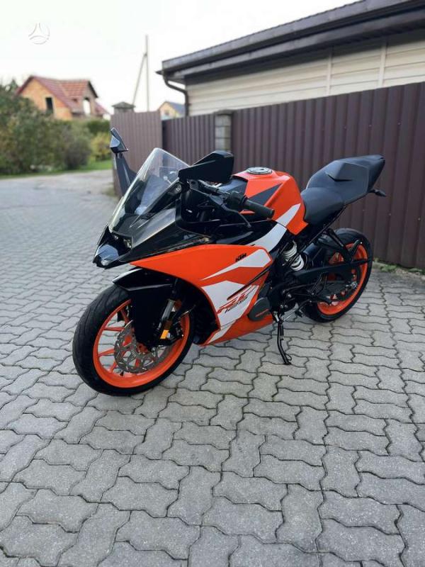 KTM RC 2020 in Prienai, with an engine capacity of 0.13 L and mileage of 14 thousand km for 1850 €, photo 3 on AUTOMOTO.COM.LV