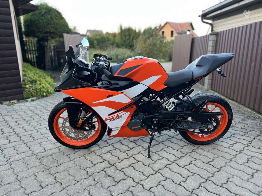 KTM RC 2020 in Prienai, with an engine capacity of 0.13 L and mileage of 14 thousand km for 1850 €, photo 6 on AUTOMOTO.COM.LV